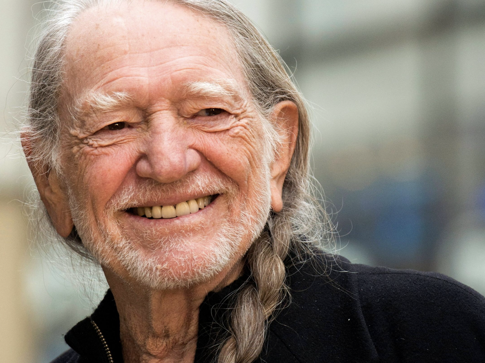 - POINTS OF VIEW _______________: WILLIE NELSON - LAST MAN STANDING