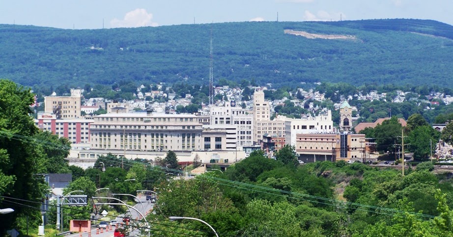 Frank's Place: Scranton Skyline