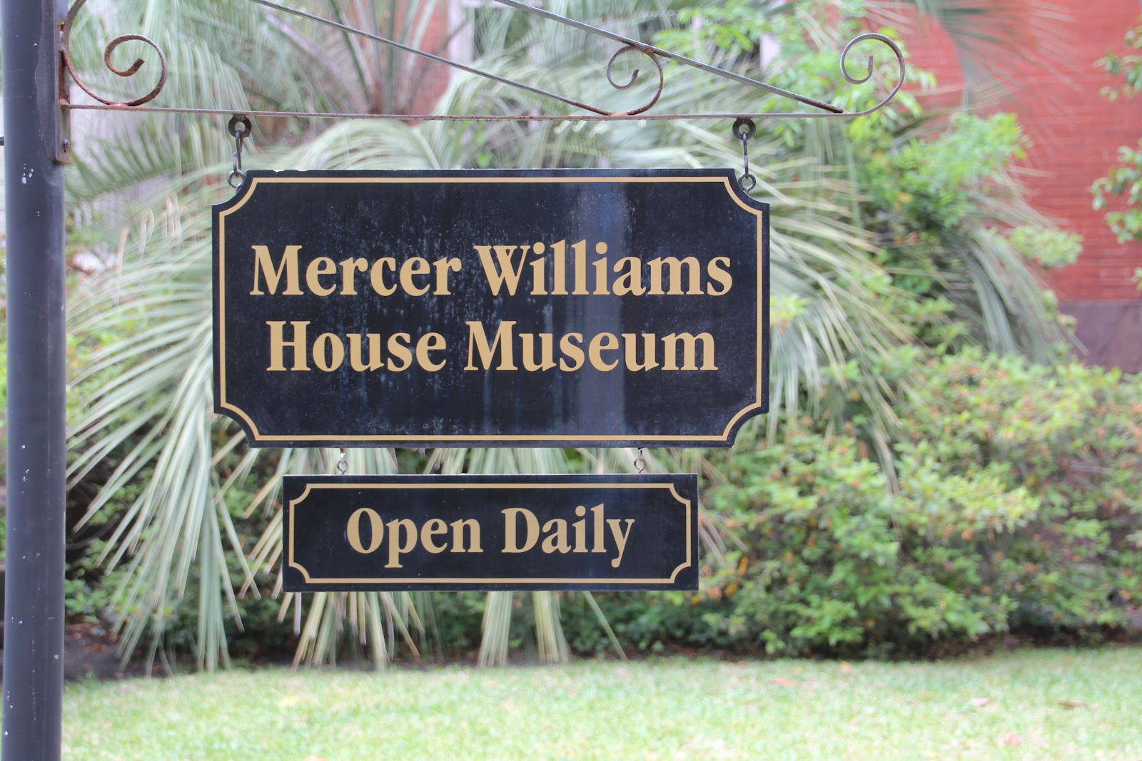 VISUAL SAINT PAUL: Mercer Williams House-ABC WEDNESDAY-"M"