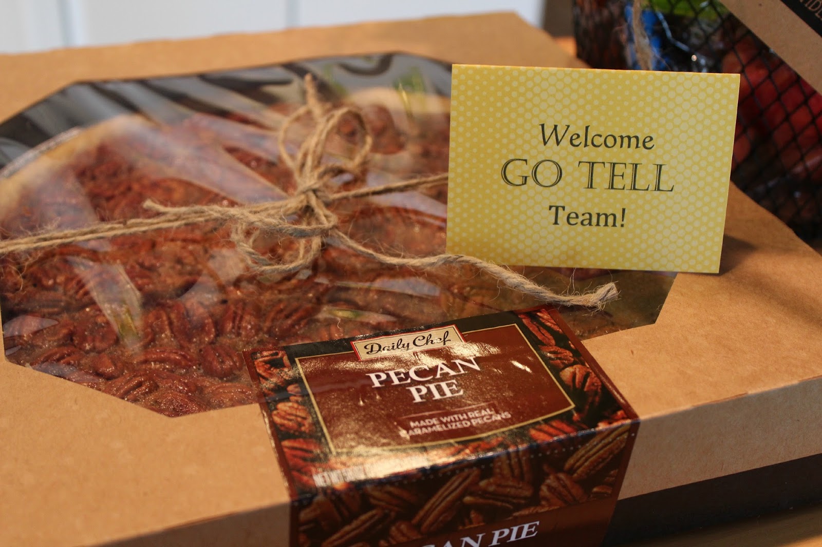 Ramblings of a Southern Girl: Frugal Fall Hospitality Baskets