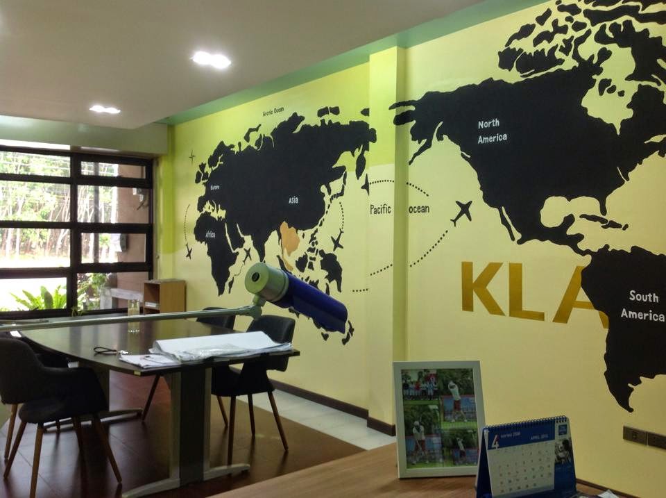 เพ้นท์ผนังตกแต่งบ้าน: เพ้นท์ผนัง บริษัท KLA Design and Development