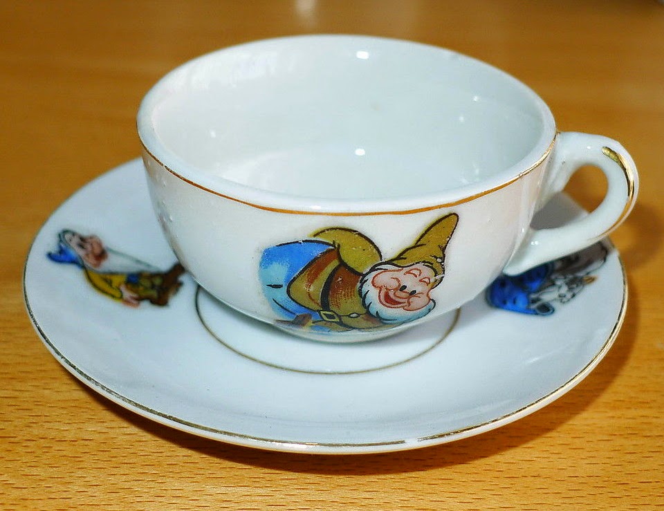Filmic Light - Snow White Archive: 23-Piece Snow White Tea Set by Marx