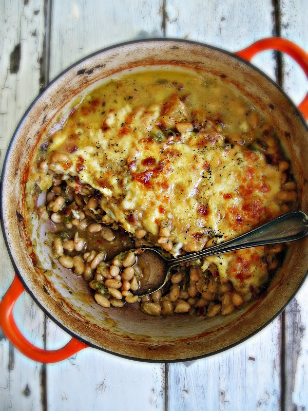 sweetsugarbean: Sprouted Kitchen: Braised White Beans with Leeks & Bacon