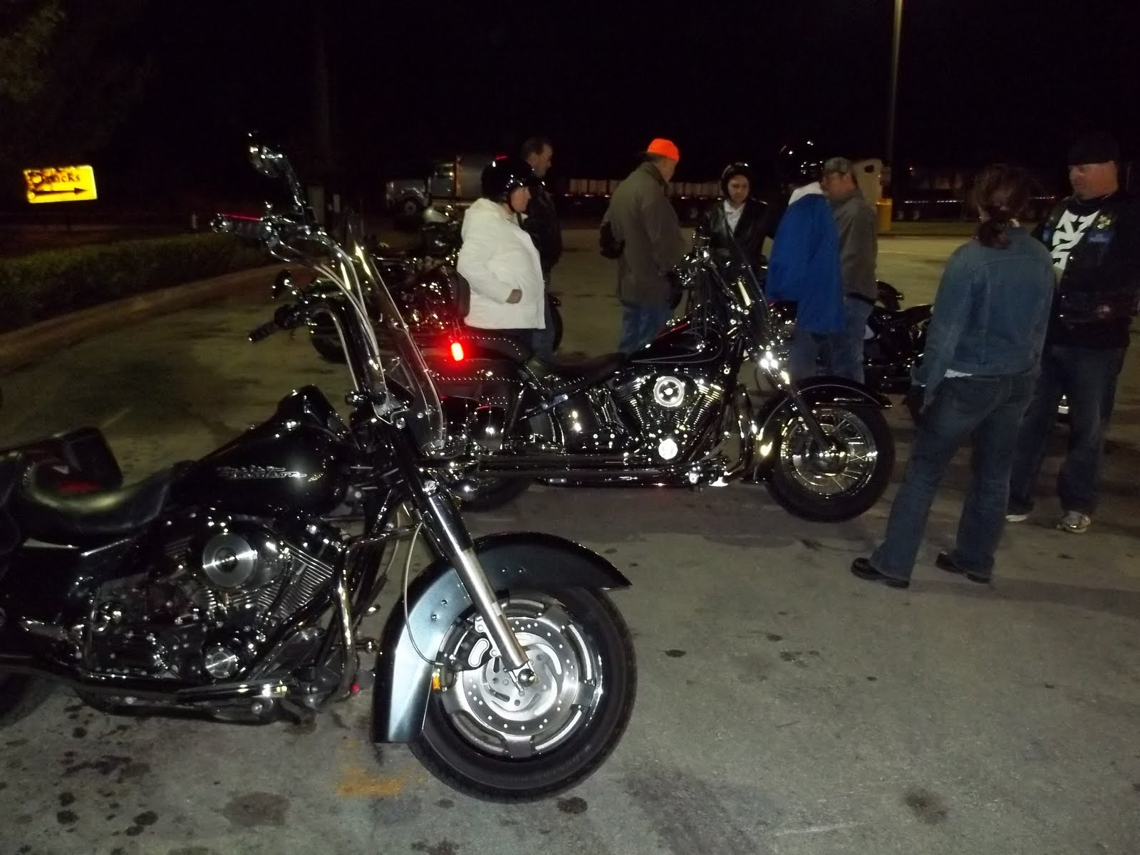 USHELLIT PEA SHELLERS AND PECAN NUT CRACKERS