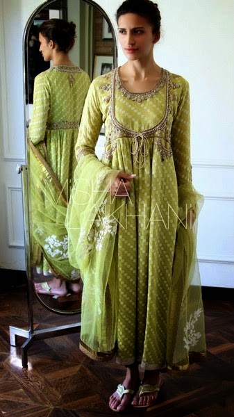 Long frocks | Pakistani Dresses | Mehndi Designs