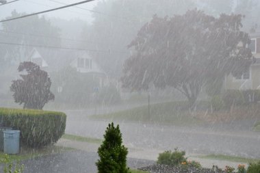 Weather News: Τωρα-Ισχυρος καταιγιδοπυρηνας χτυπαει την Σαμοθρακη!!!