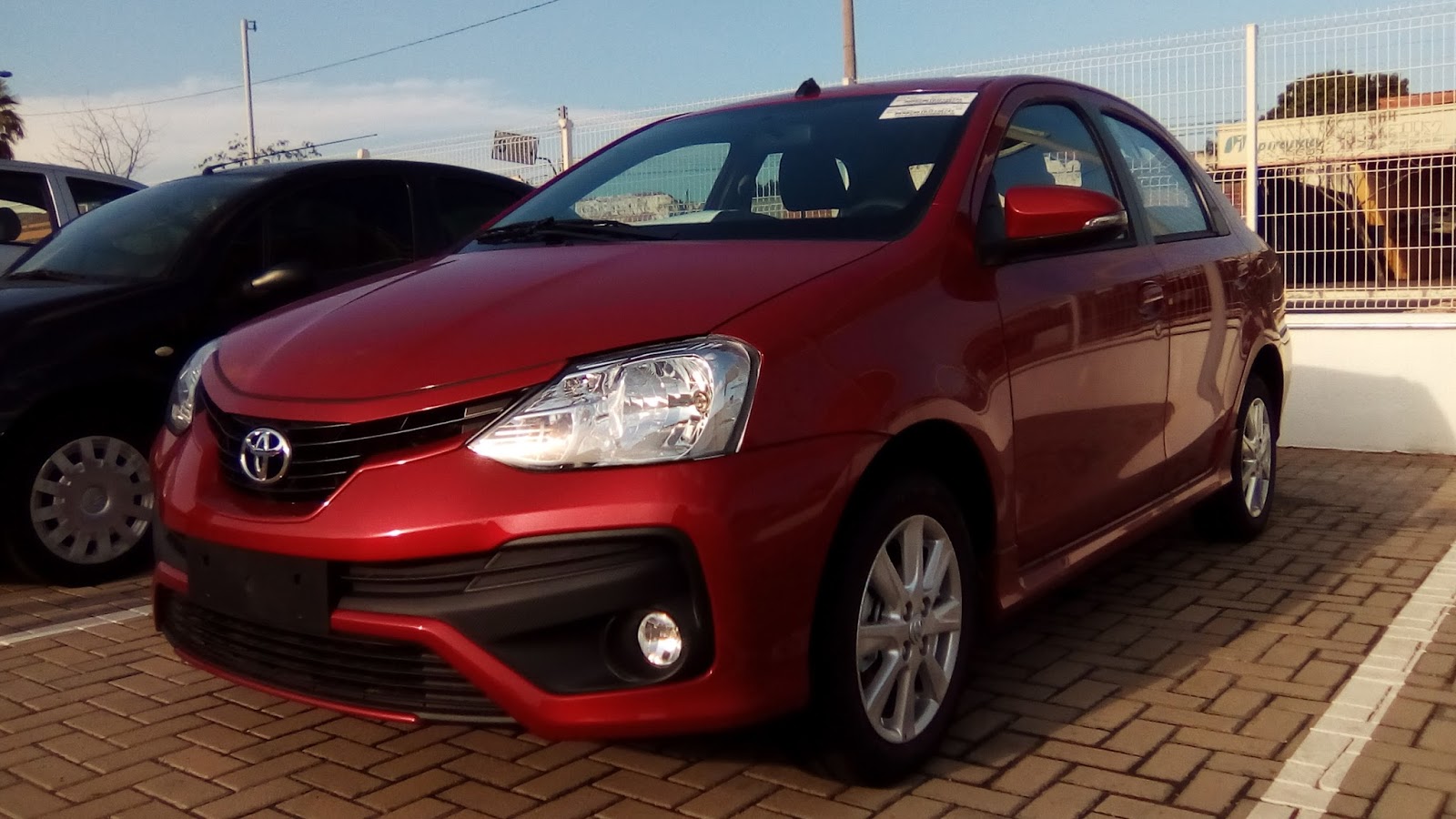 Como anda o Toyota Etios 2018 com câmbio automático