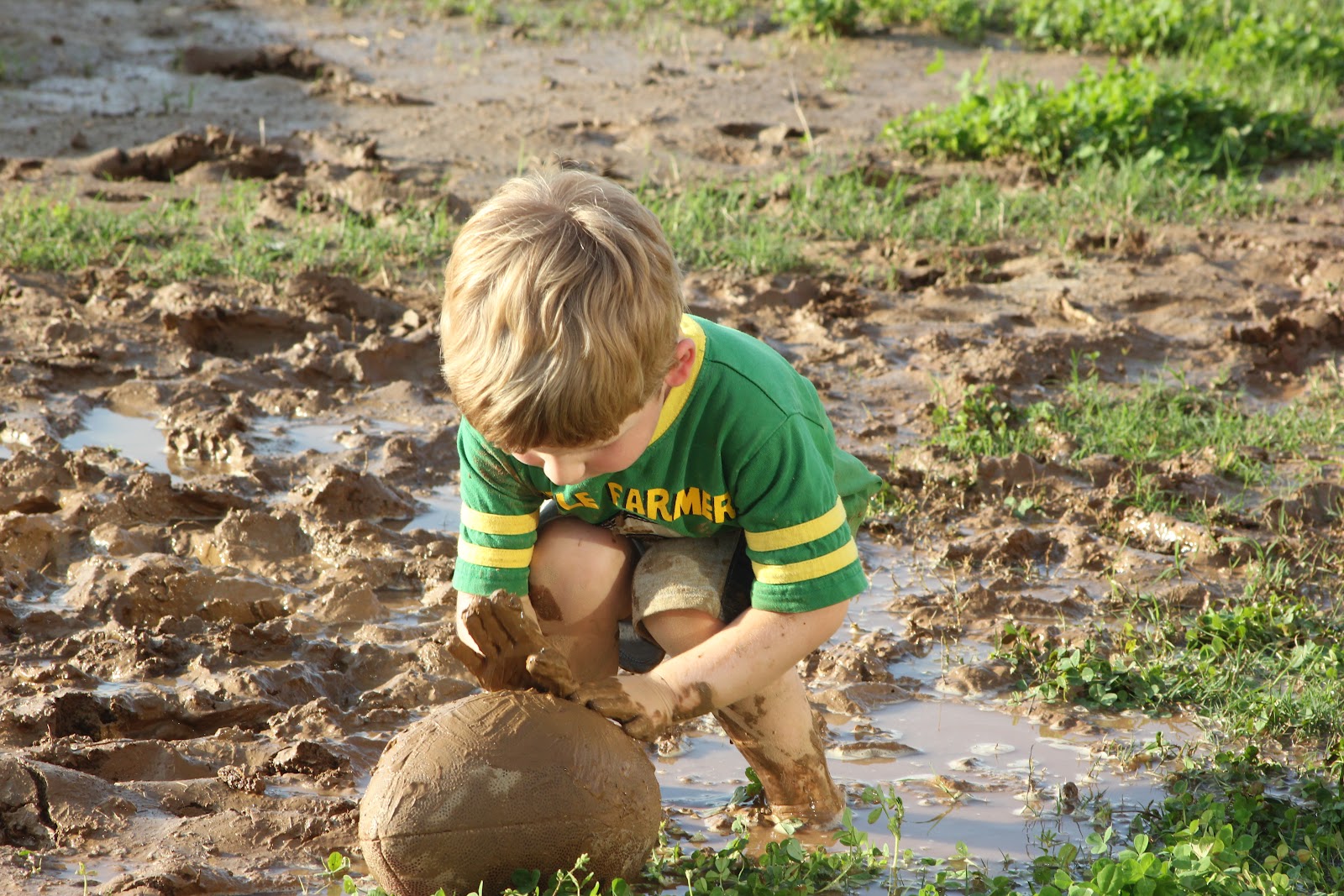 World of the Wilsons: Squishy, Squishy Mud