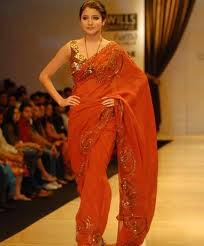 SHE FASHION CLUB: Ramp Walk In Saree