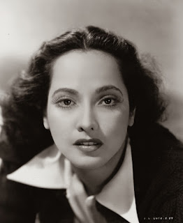 Slice of Cheesecake: Merle Oberon, pictorial