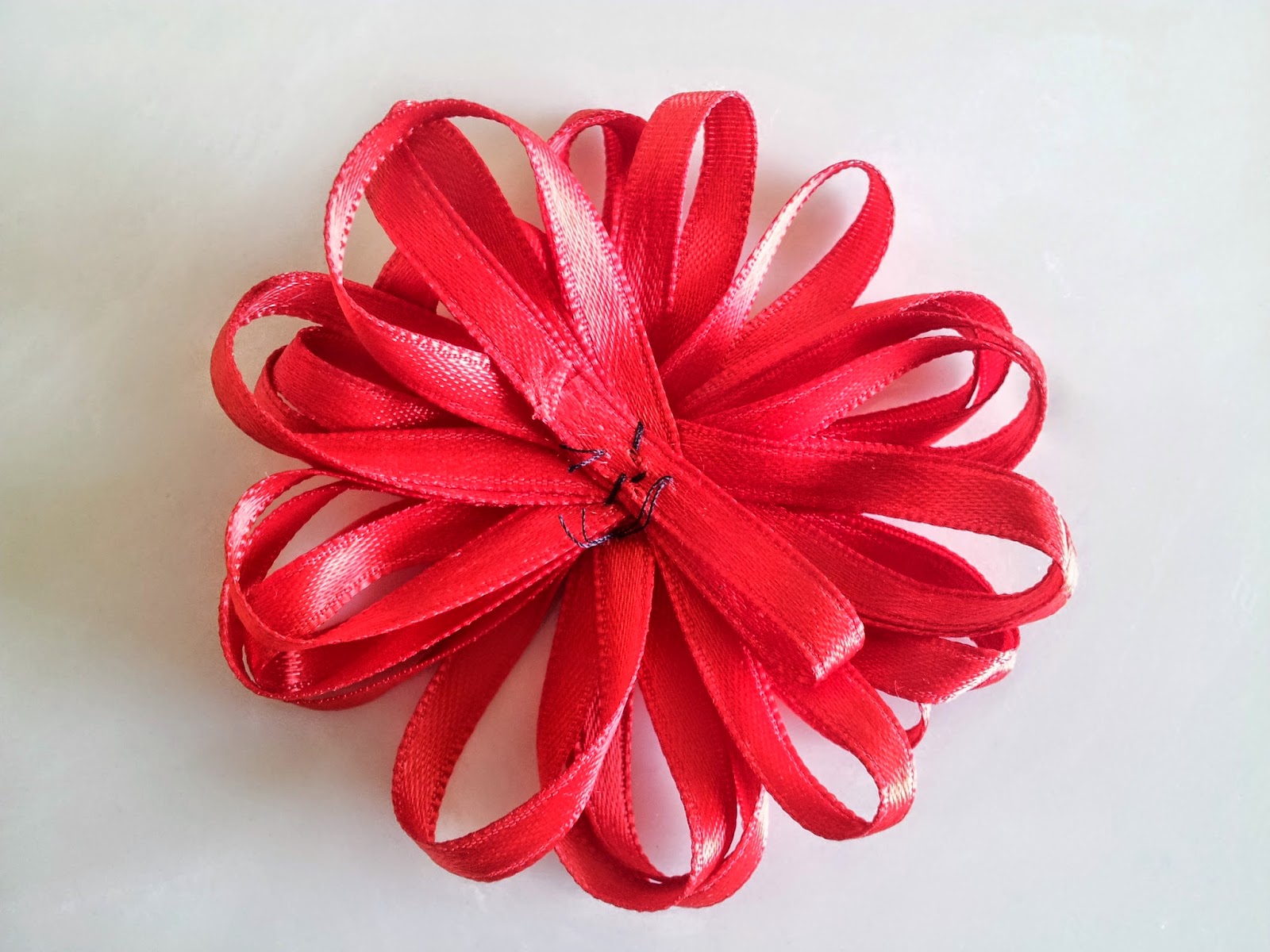 Fig Creations: Ribbon Flower - Daisy