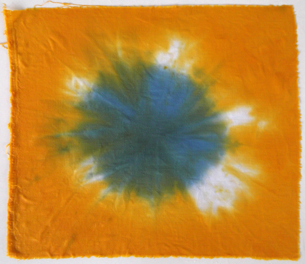 Textile Arts Now: Dip-dyeing fabrics with two colors