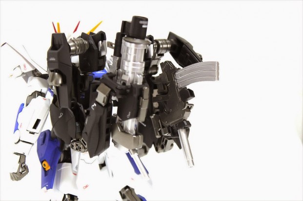 Custom Build: 1/100 Gundam Astray Out Frame D