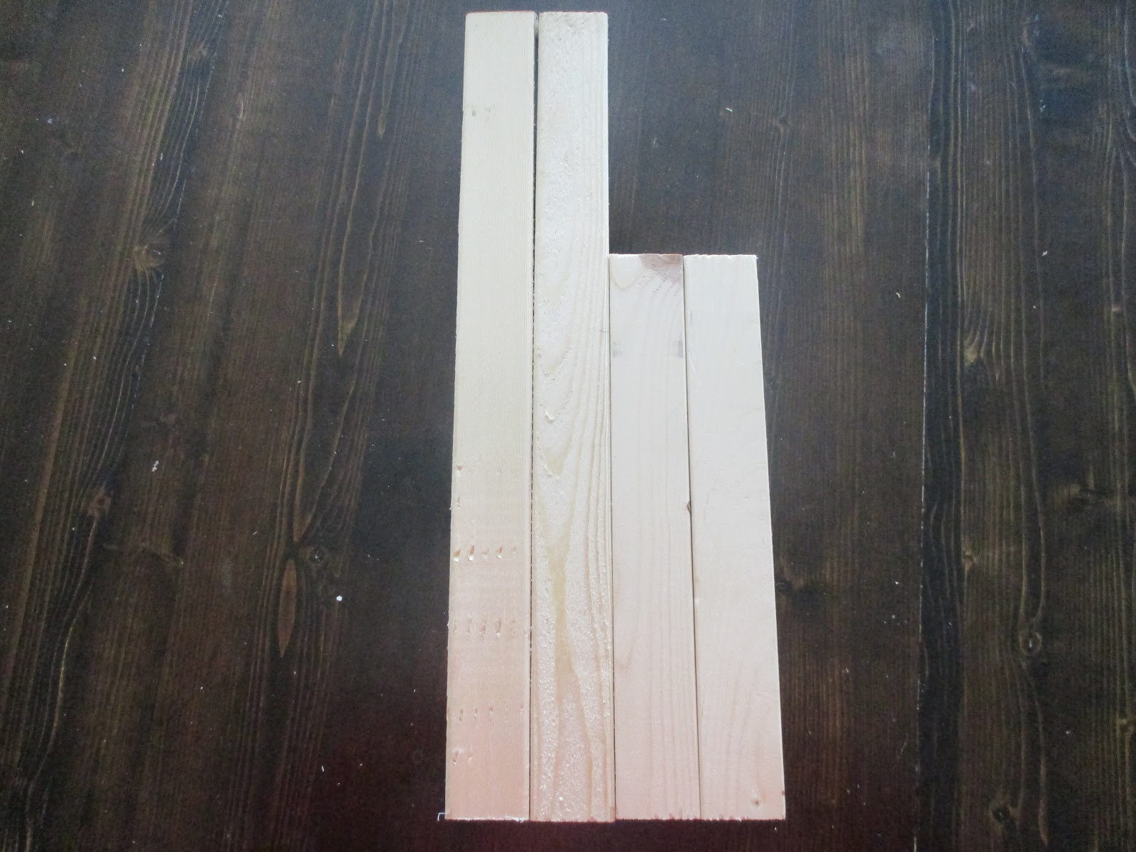 The Cozy Red Cottage: Farmhouse Frame Tutorial