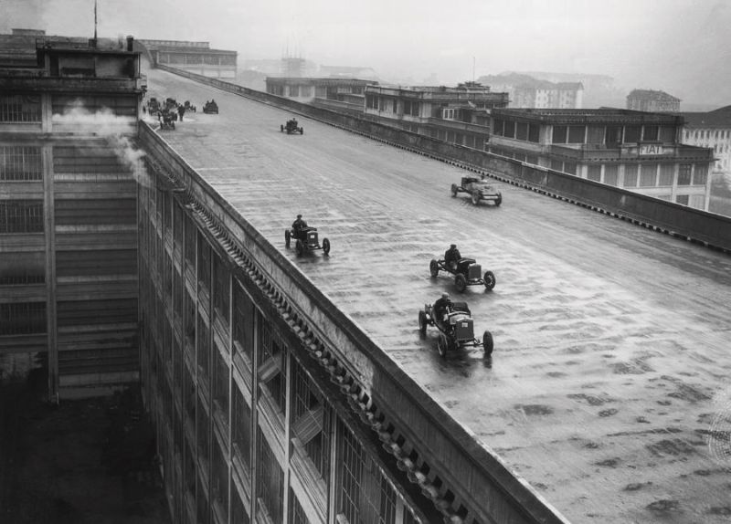 In the 1920s, Fiat Factory Workers Race on the Rooftop for the Test ...