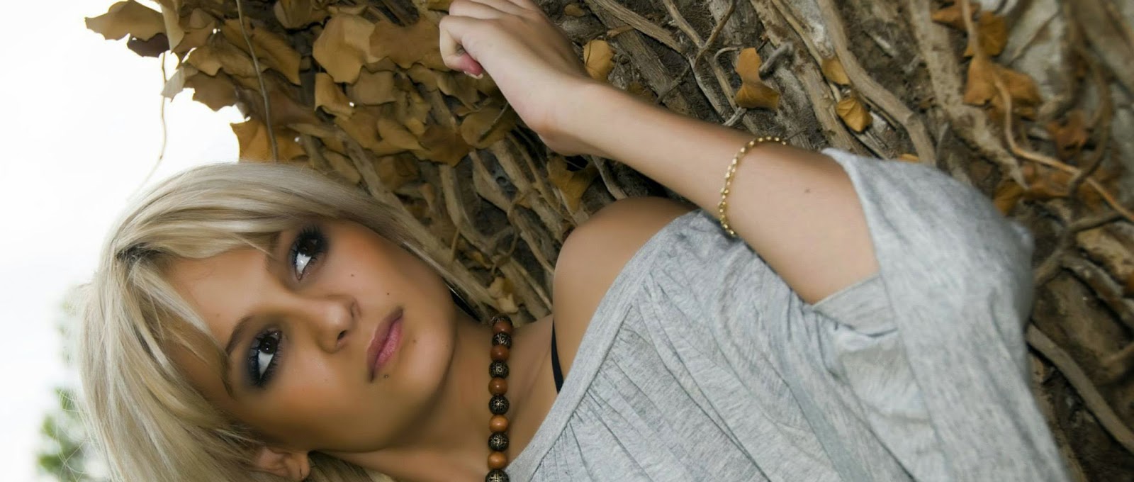 Facebook Cover : Beautiful girls fb cover pictures and photos