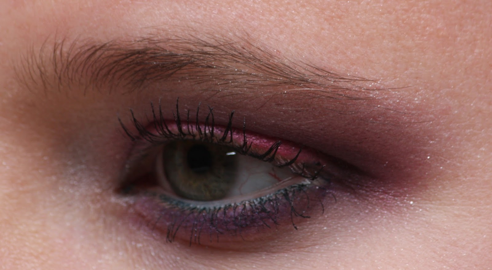 Die Zauberin Zebulon: Violet Fuchsia Eye MakeUp + Very Inspiring ...