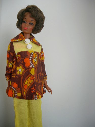 "Tengo una Muñeca Vestida de Azul": Barbie negrita obsesión