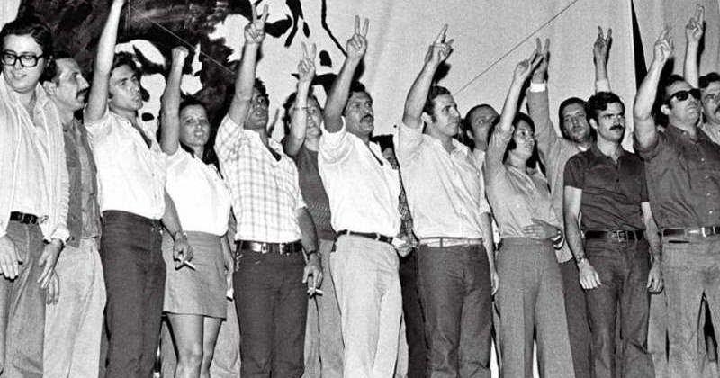 Теология Освобождения: MONTONEROS (Todo es Historia)