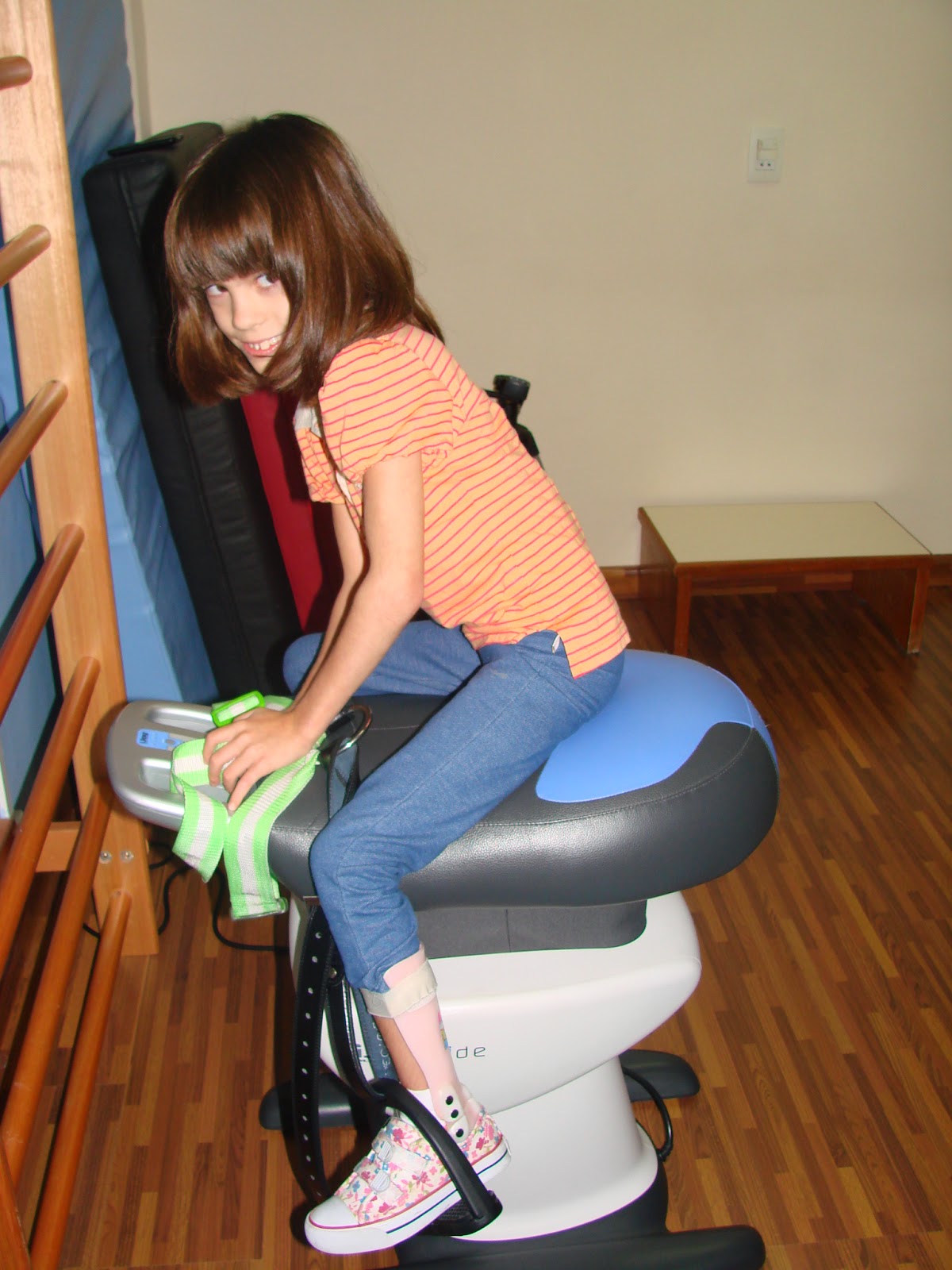 Fisioterapia NeuroFuncional: Cavalo mecânico - ijoy ride