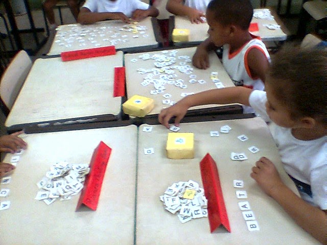 ALFABETIZAÇÃO CRIATIVA: Atividades com ALFABETO MÓVEL