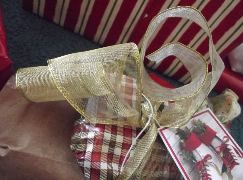 Gift Wrapping Ideas and Tips