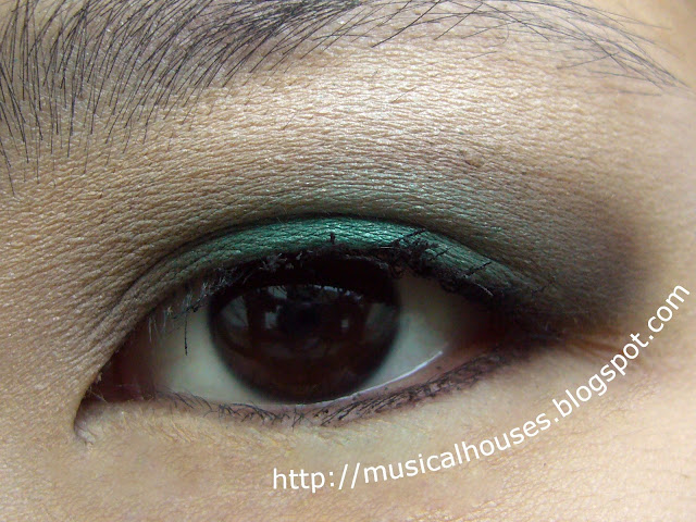 August 2013 - of Faces and Fingers