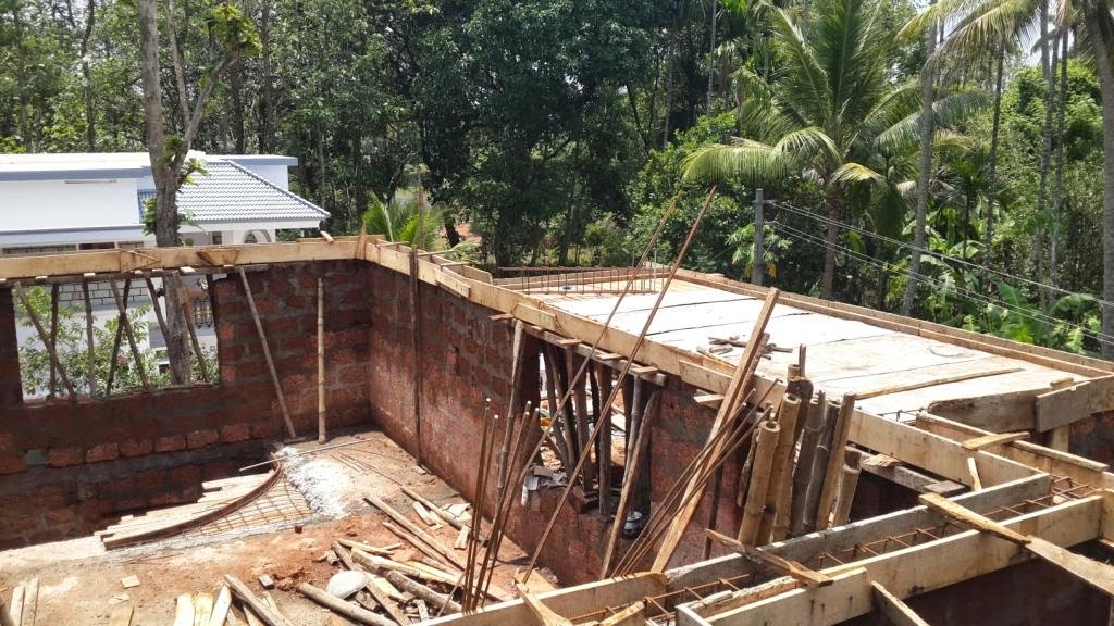 JOJU PAILY @ IRINJALAKUDA: FF Lintel Beam Shuttering Work 10-05-2014