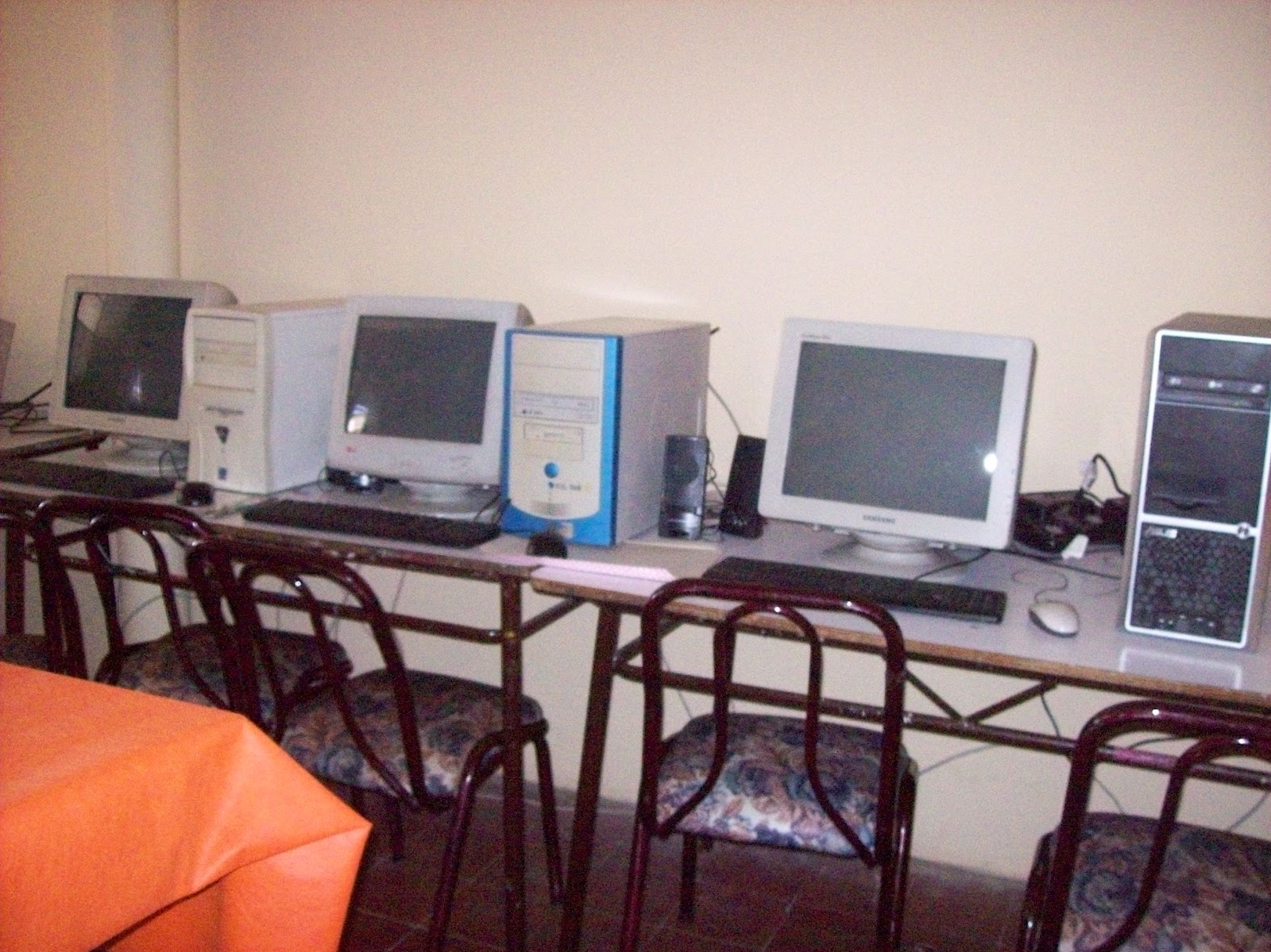 Escuela Don Bosco FLB: Sala de computación