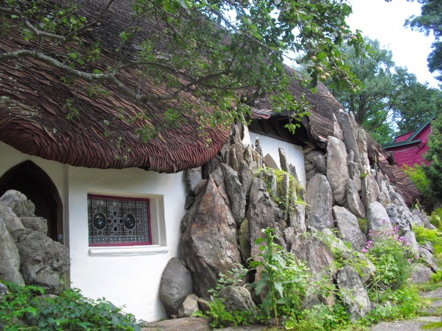 Photo-ops: Roadside Attraction: Santarella, Gingerbread House ...