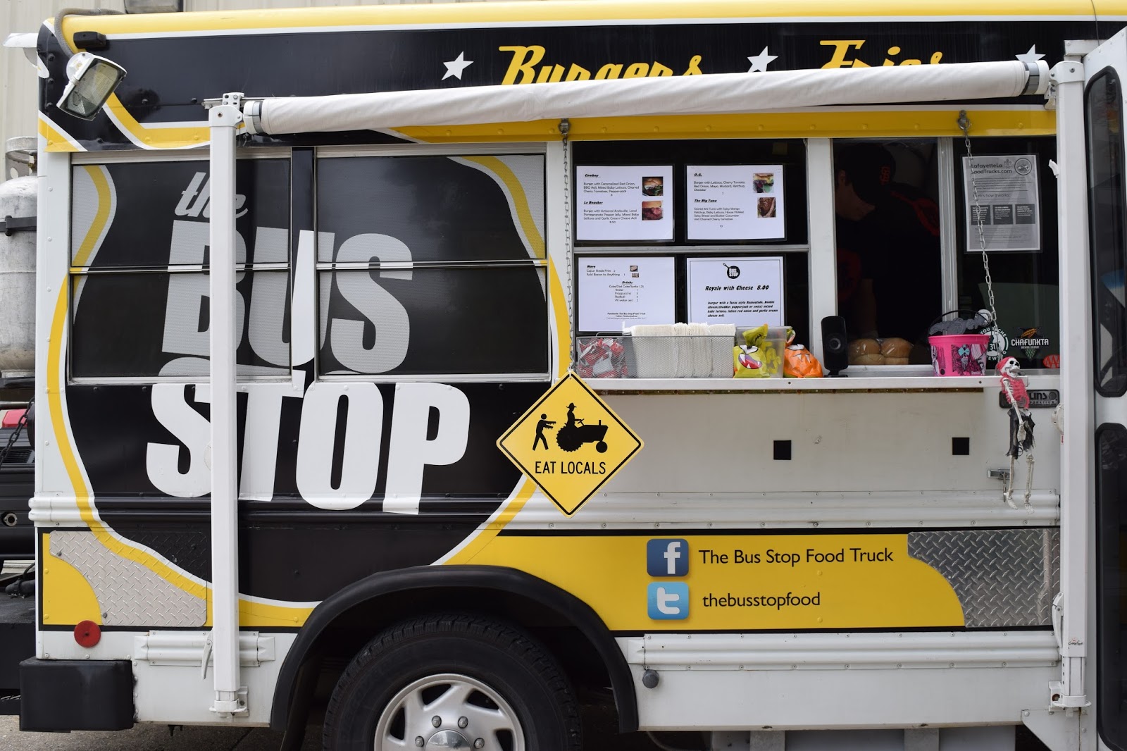 The Bus Stop, Tiny Bus Producing Large Flavors - DA' STYLISH FOODIE