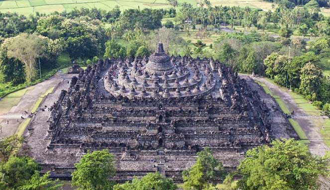 10 CANDI TERINDAH DI INDONESIA YANG WAJIB DIKUNJUNGI - robiwiya23
