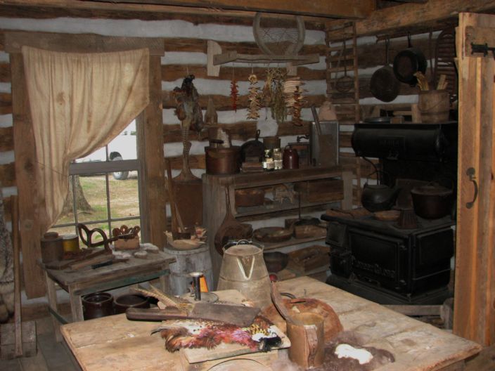 The Old Tattered Flag: A primitive homestead tour.....