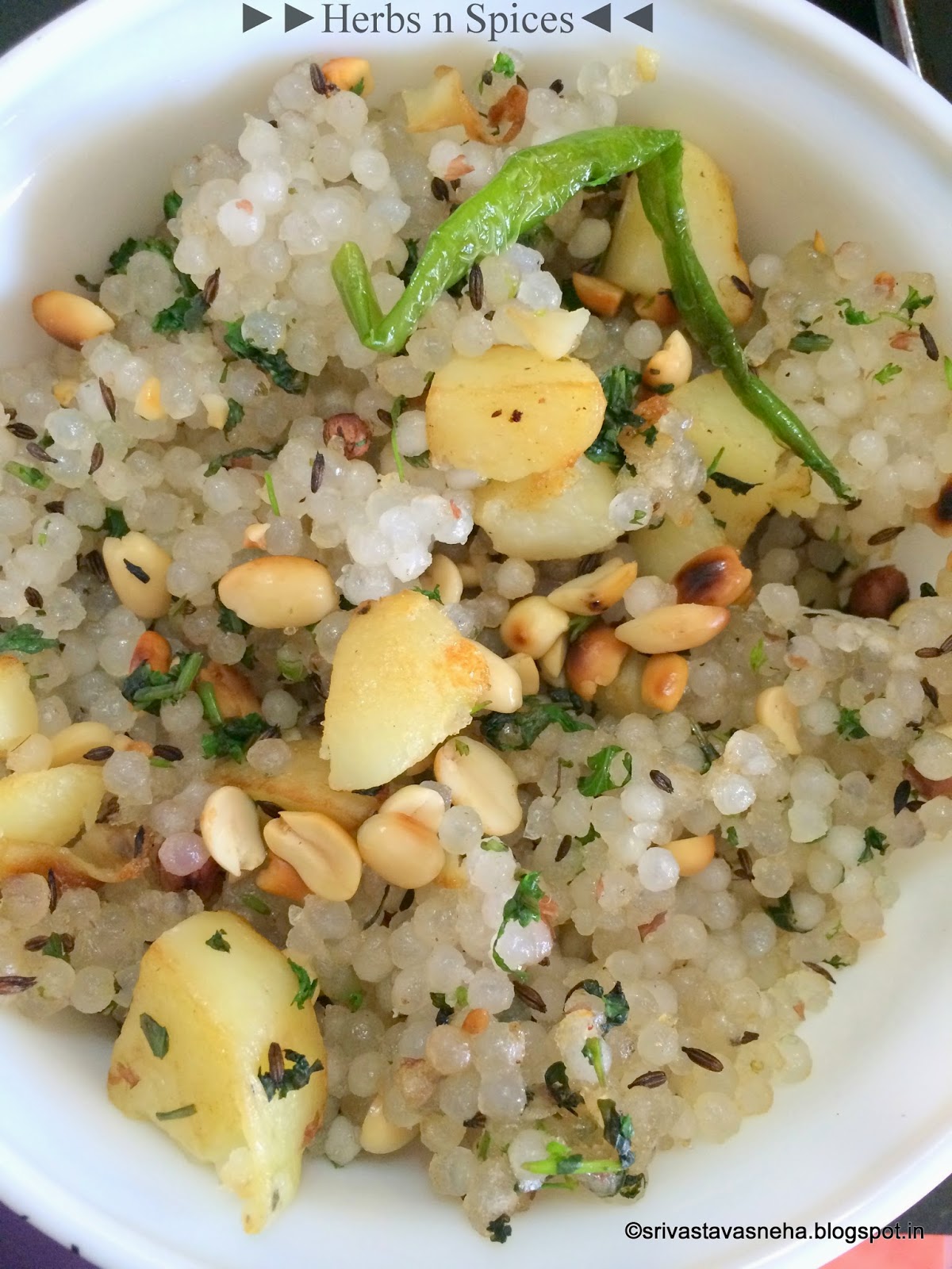 Herbs 'n' Spices : Sabudana Khichdi ( Sago/Tapioca with Potatoes and ...