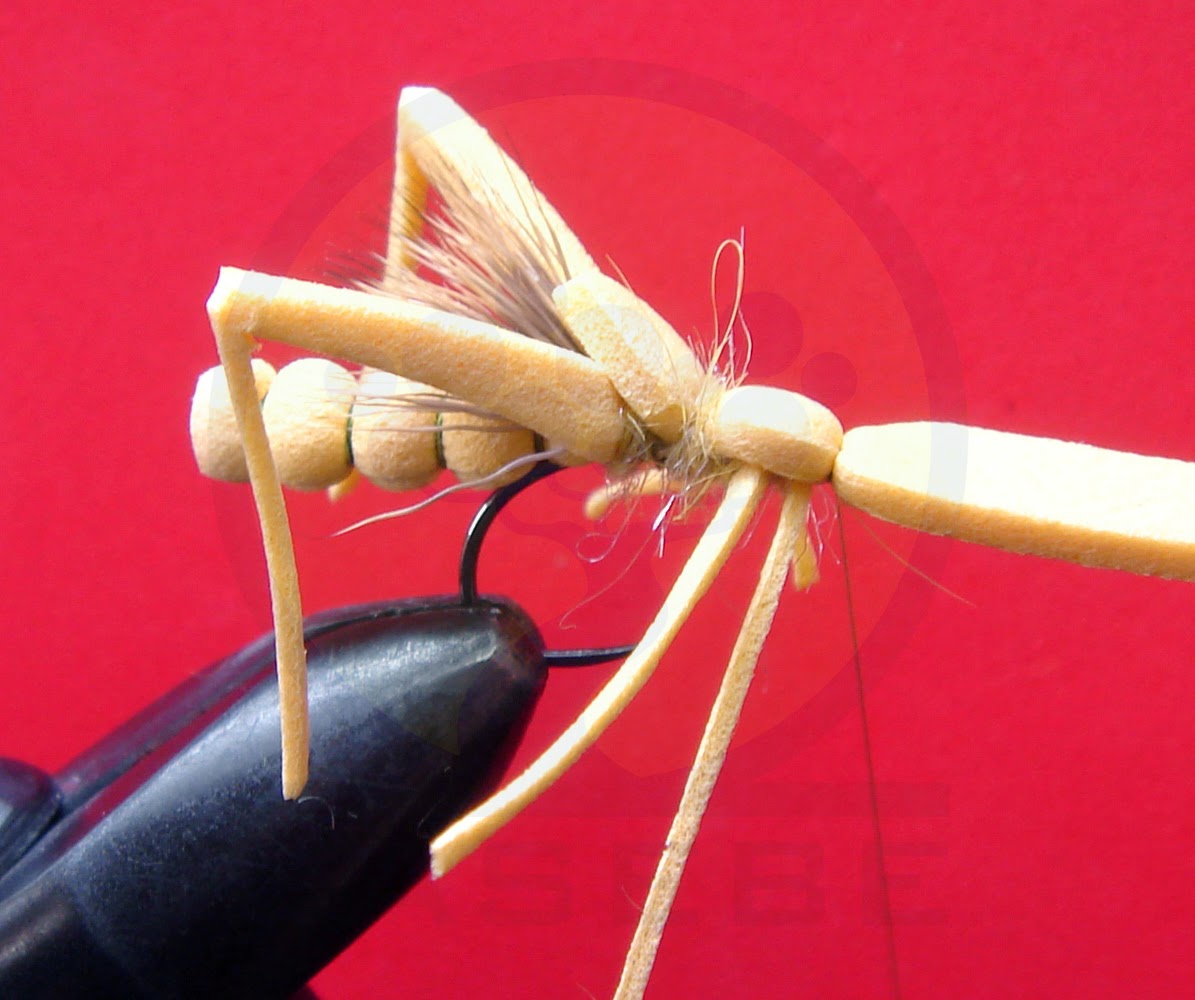 Pesca a Mosca Galicia: Paso a Paso de un Saltamontes, "O Saltón"