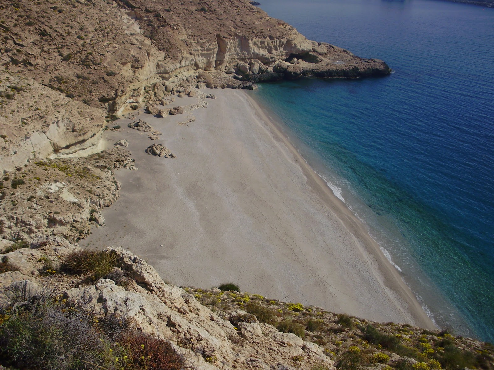Tíltide: ArteFacto: la Galería de Arte de Carboneras (Almería)