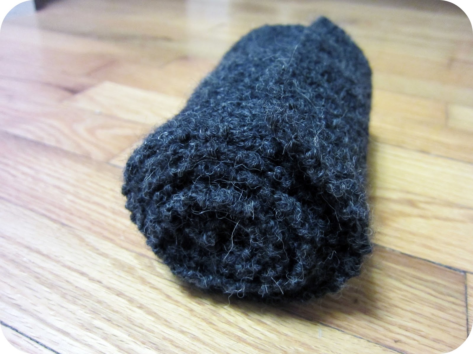 on my honor...: Peanut & Purls & some finished holiday knits!