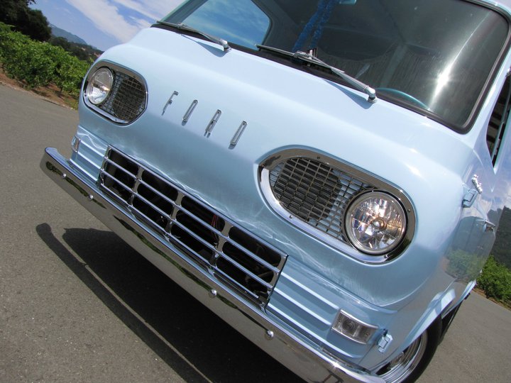 VINTAGE VAN COMPANY: AN INSPIRING '61 ECONOLINE