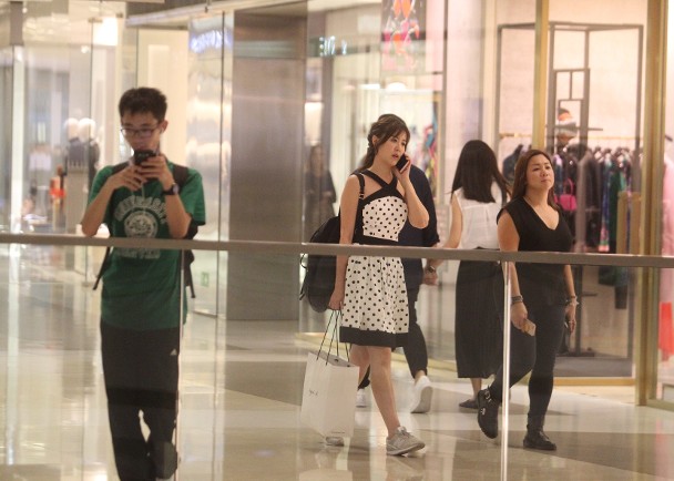 Moon Lau goes for transformation at the Central - Asian Media Buzz