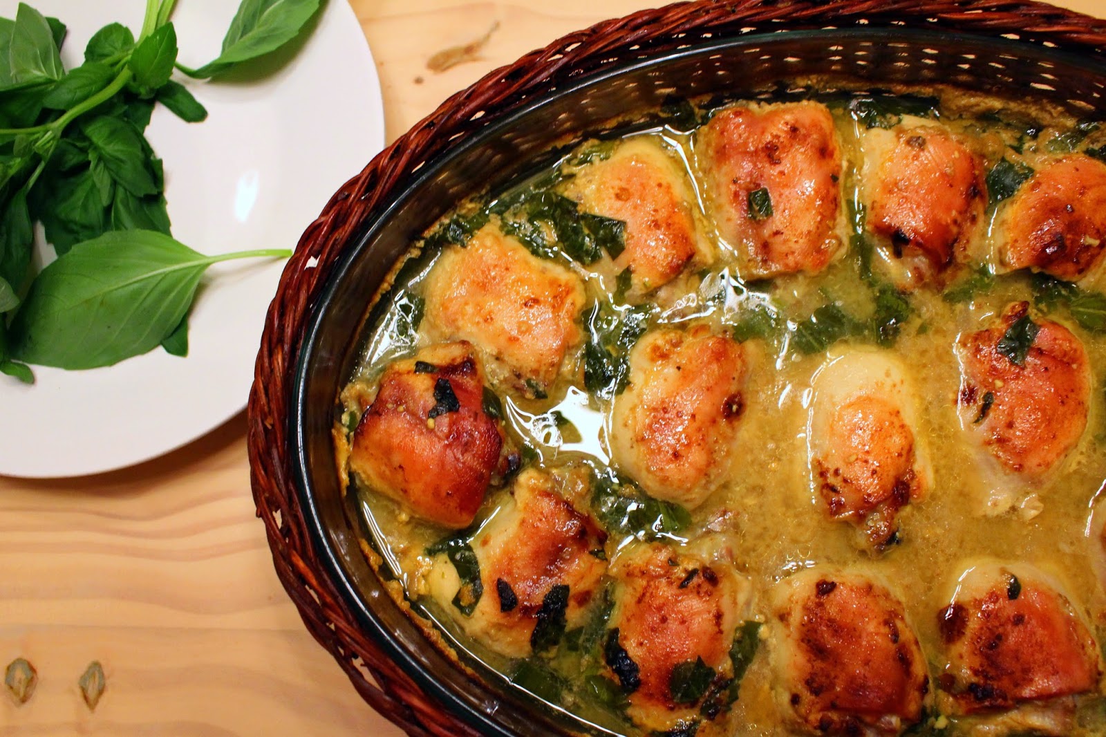 Pollo con mostaza y albahaca (Receta ligera y fácil)