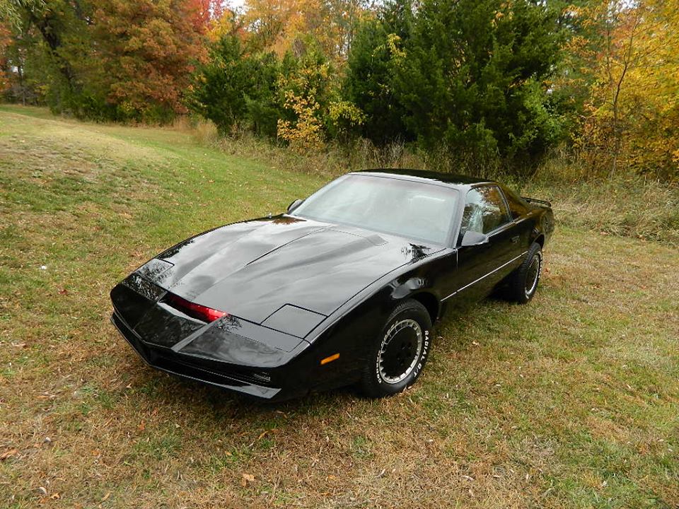 KITT REPLICA KNIGHT RIDER EL COCHE FANTASTICO