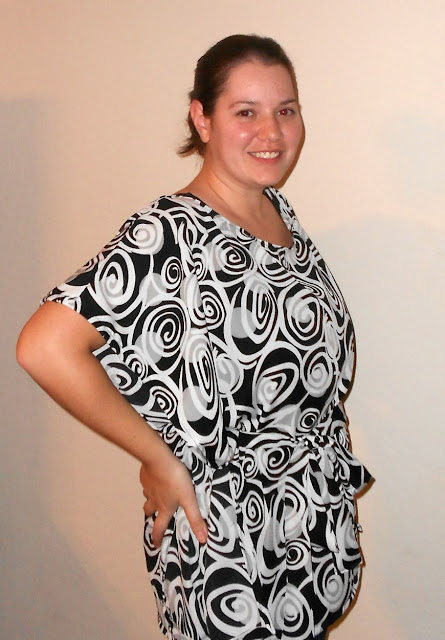 Seamingly Smitten: PDF Sewing Pattern for Beginners - The Miss Mod Top