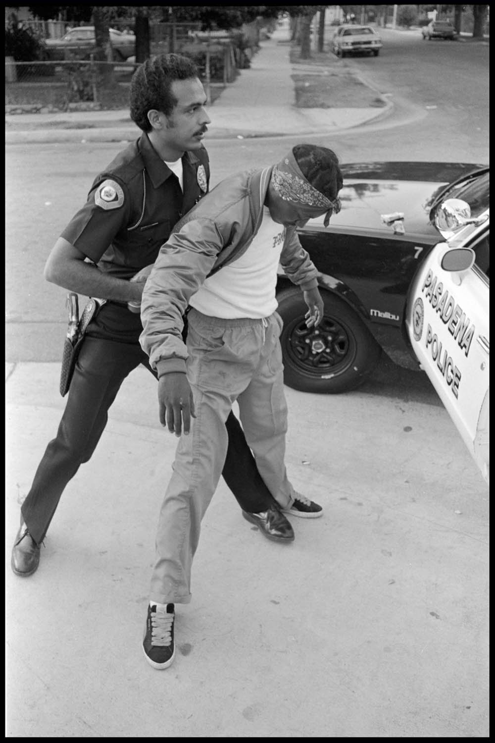 20 Unbelievable Retro Photos of Los Angeles Police Officers During the ...