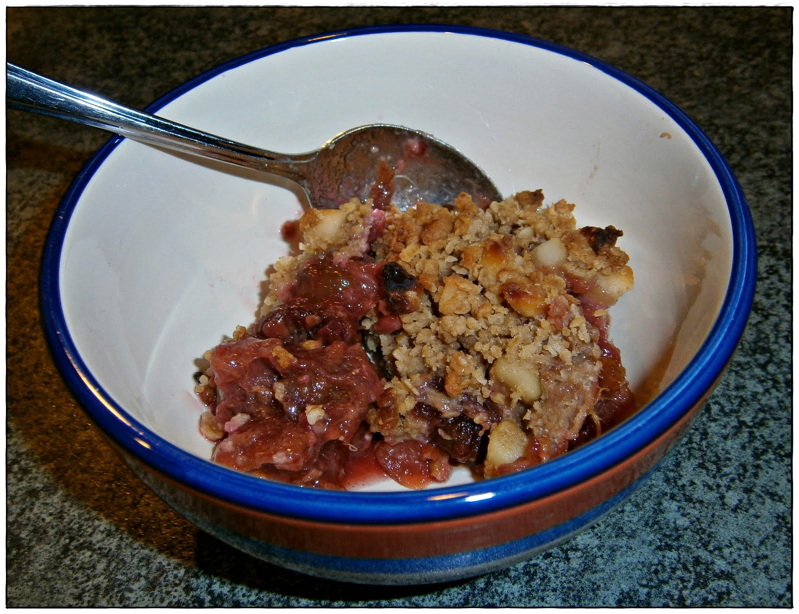 Sunshine x 3: Recipe: Rubarb & Date Crumble