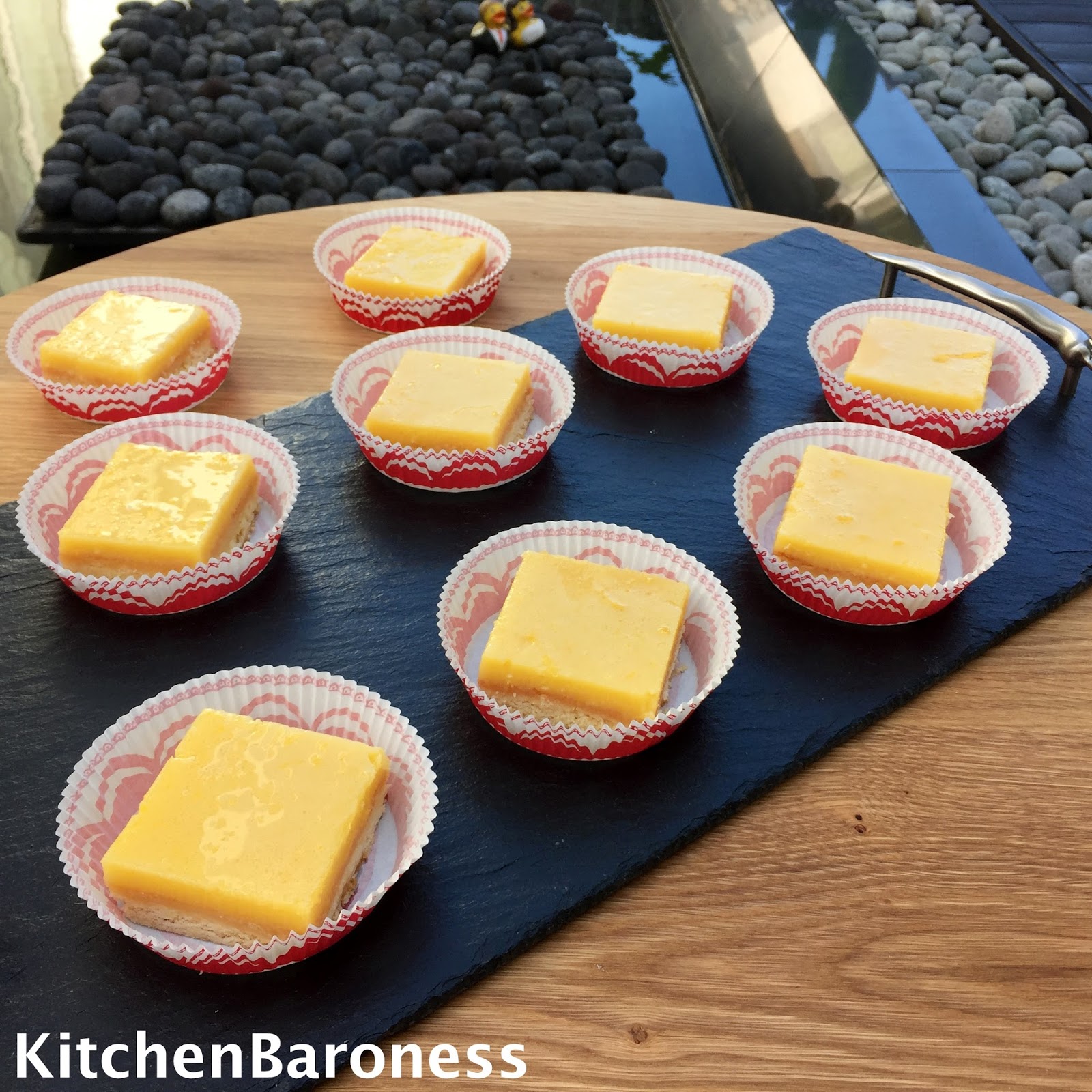 KitchenBaroness: Pucker Your Lips Up Lemon Bars