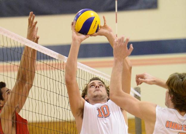 HAWAII VOLLEYBALL: Orange Coast Setter Transfers To Hawaii Warriors