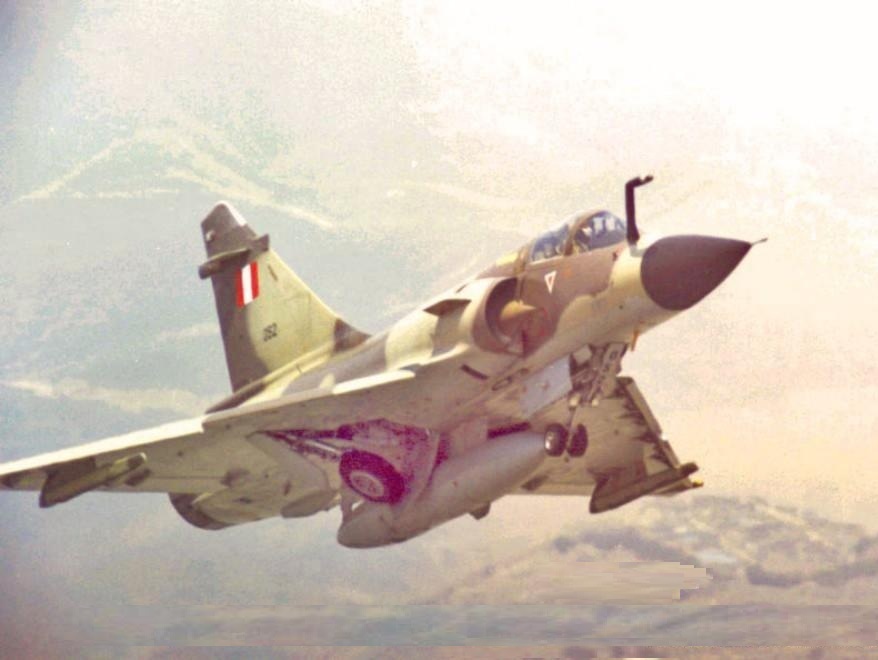 FOTOARMAS.COM: Dassault Mirage 2000 (Peru).