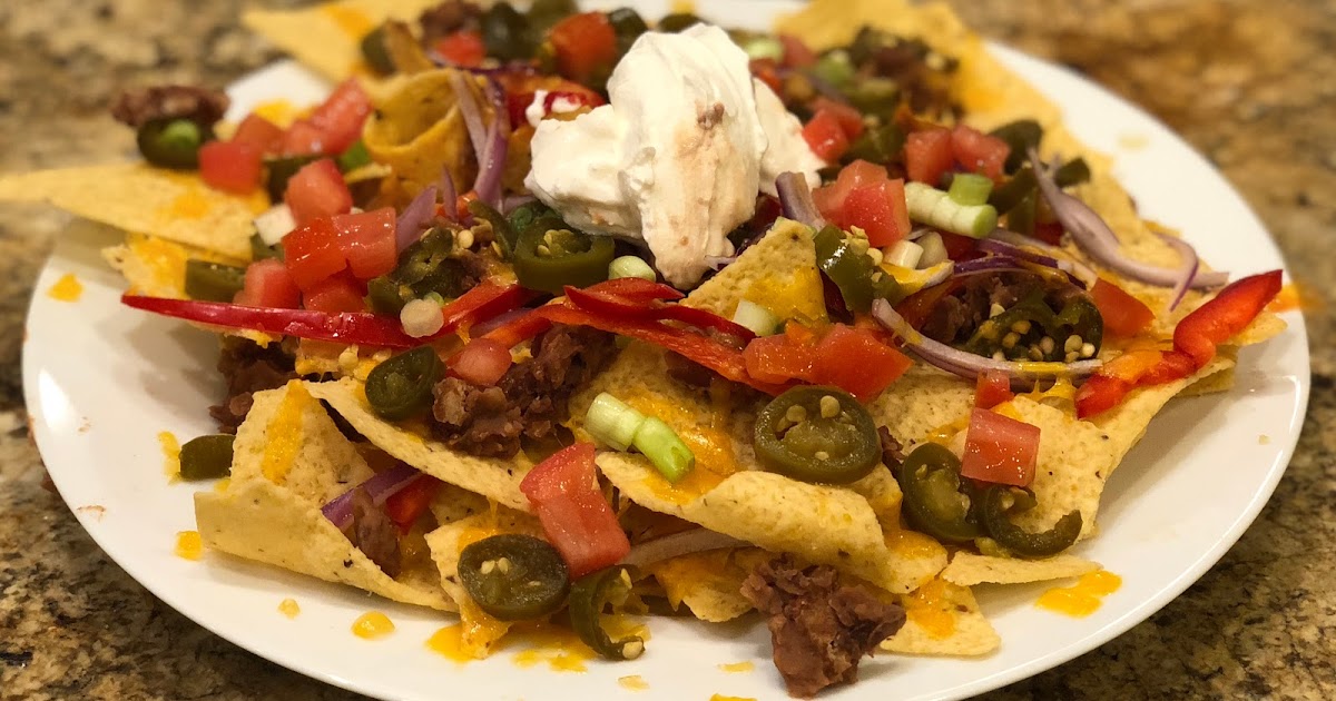 GREAT EATS HAWAII: NACHOS WITH REFRIED BEANS AND JALAPENOS