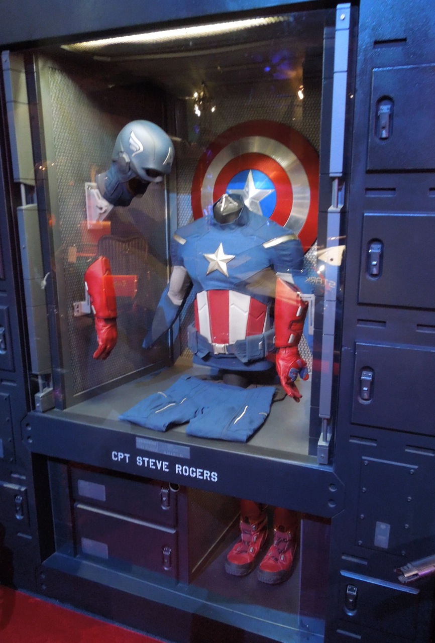 Hollywood Movie Costumes and Props: Costumes, props and motorcycles ...