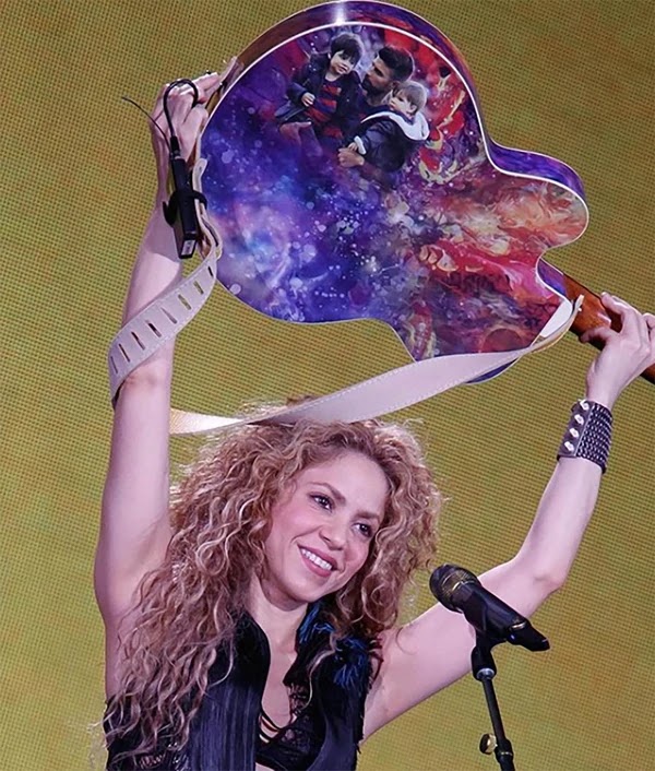 EnXclusiva: Shakira promociona un collar con un símbolo utilizado por ...